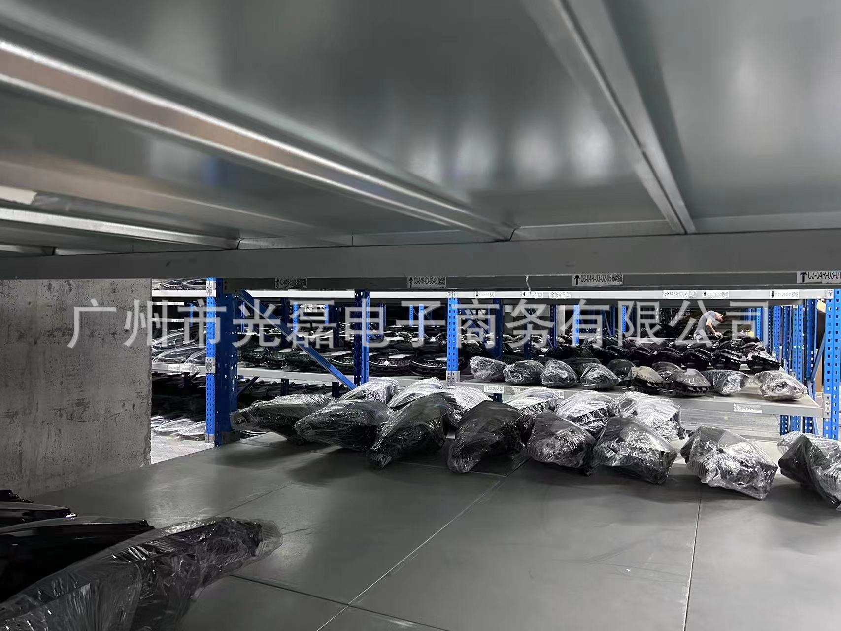 1045895-00-E/1045890-00-E 适用于特斯拉 ModelX 车门轮眉-阿里巴巴