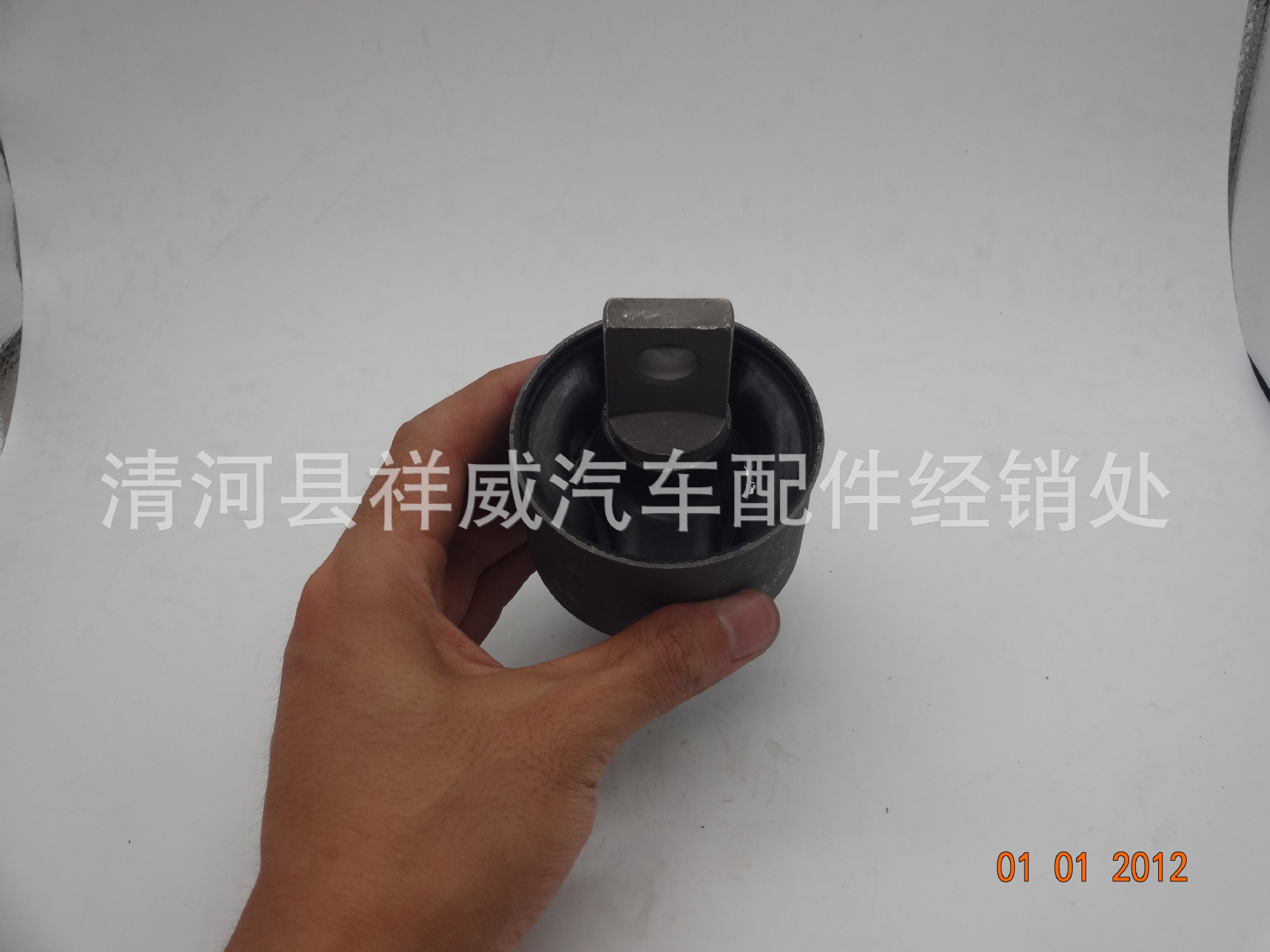 适用于三菱欧蓝德标志雪铁龙悬架衬套控制臂橡胶铁衬套 4120A181-阿里巴巴