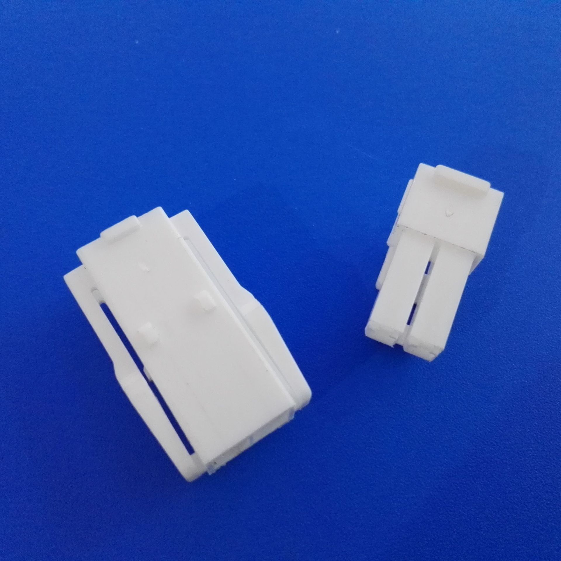 YLR-2V/2VF YLP-02V 2RF 03V/03VF空中对接孔座间距4.5连接器-阿里巴巴