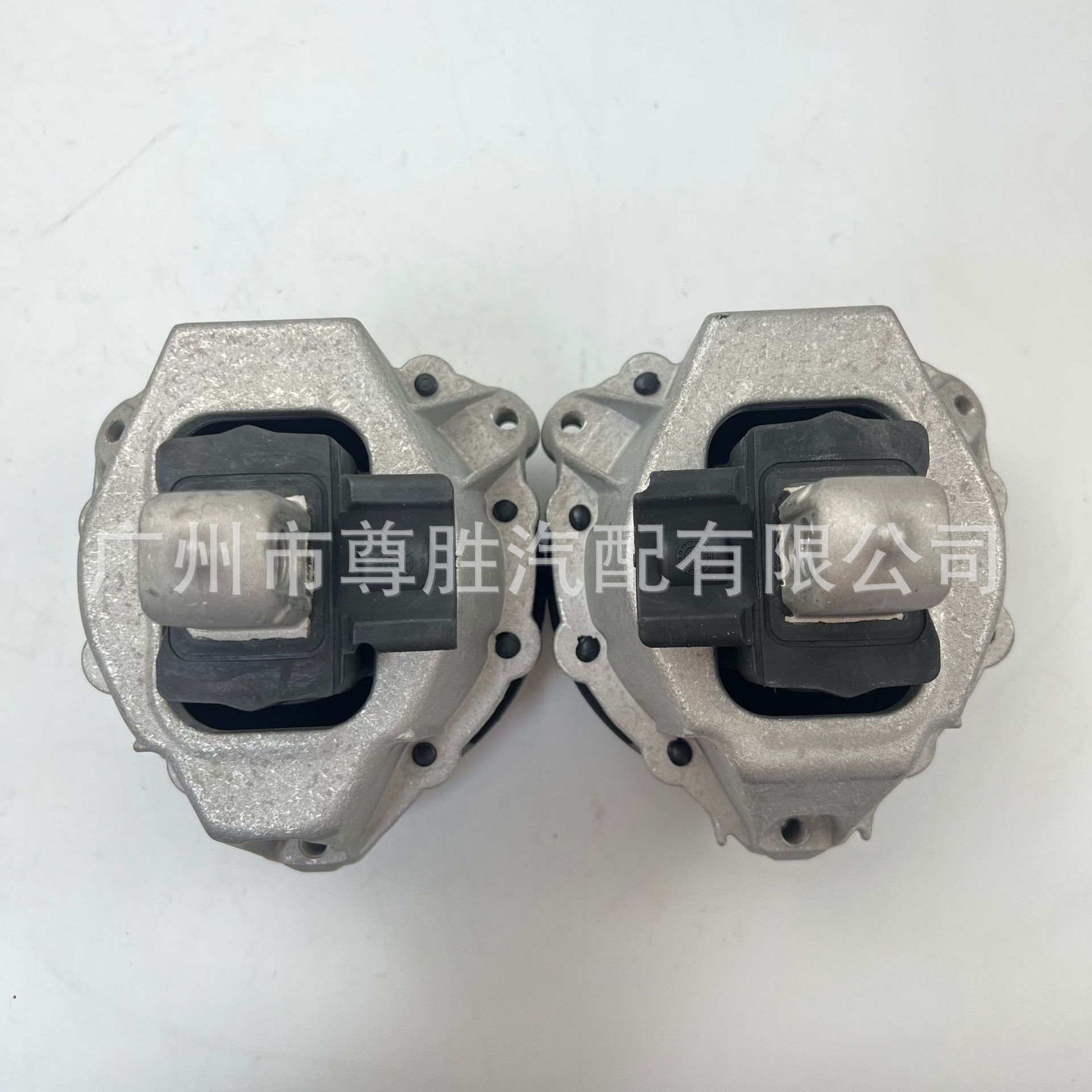 适用于宝马G20 3系 4系 2系 发动机支架机脚胶22117581617-阿里巴巴