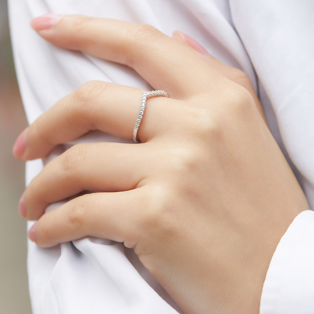 热销珠宝s925纯银潘家戒指女简约时尚排钻微镶锆石食指戒大牌同款-阿里巴巴