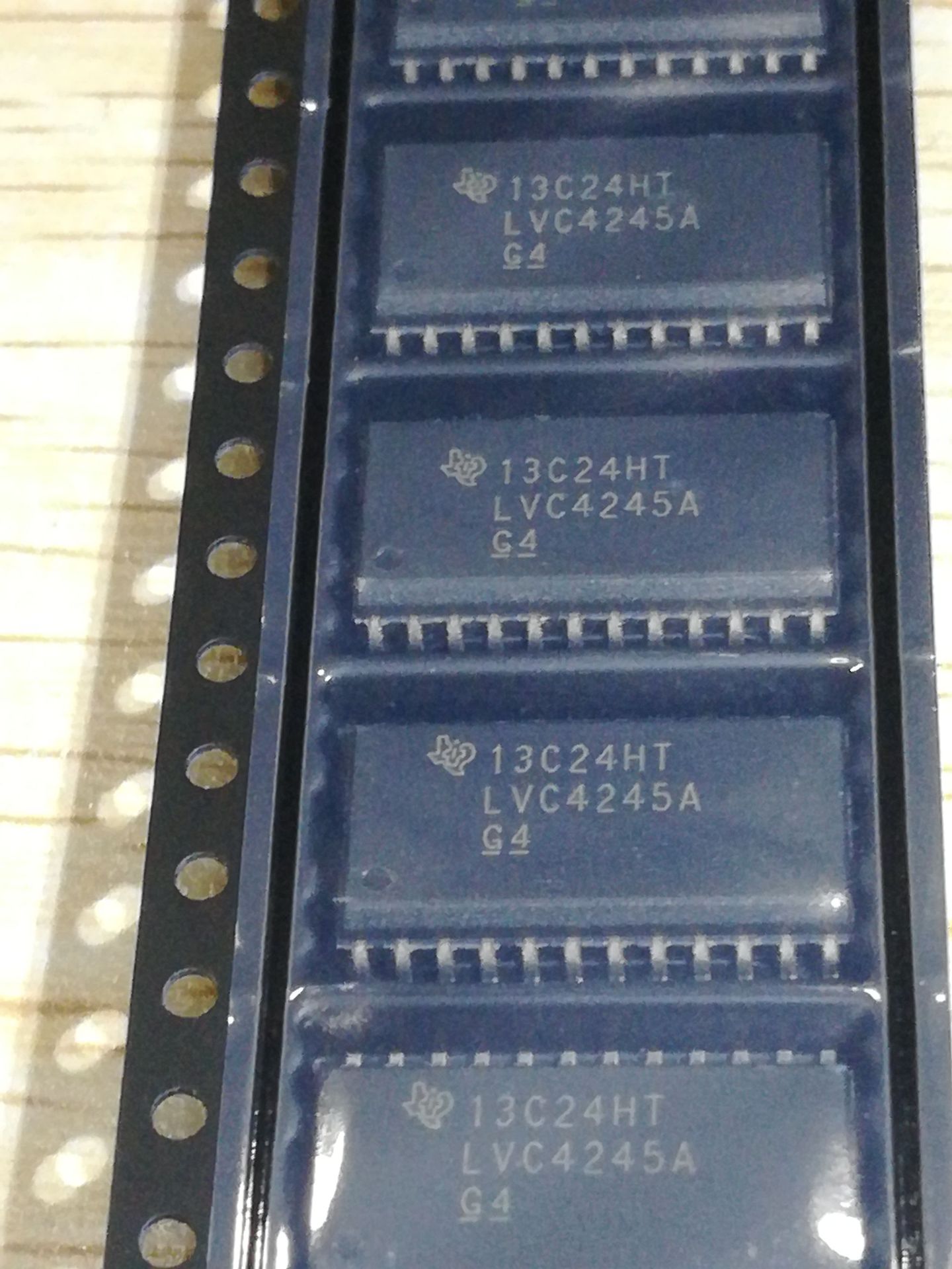 SN74LVC4245ADWRG4 LVC4245A 集成电路IC芯片电子集成块贴片aop24-阿里巴巴