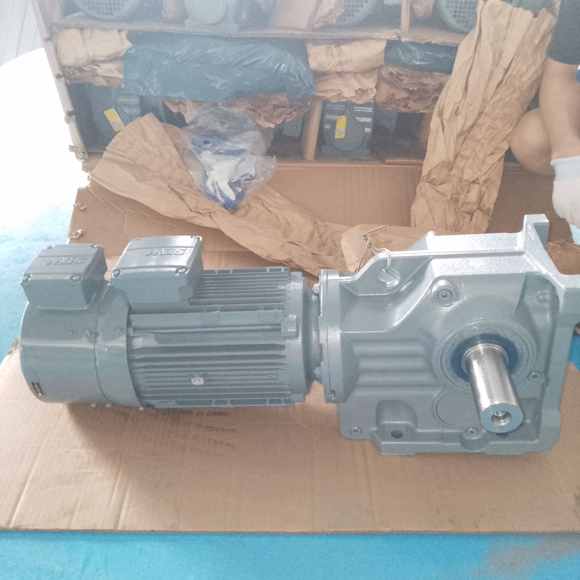 德国赛威SEW减速电机K系列 K37 K47 K57 K67 K77 K87 K97 K127-阿里巴巴