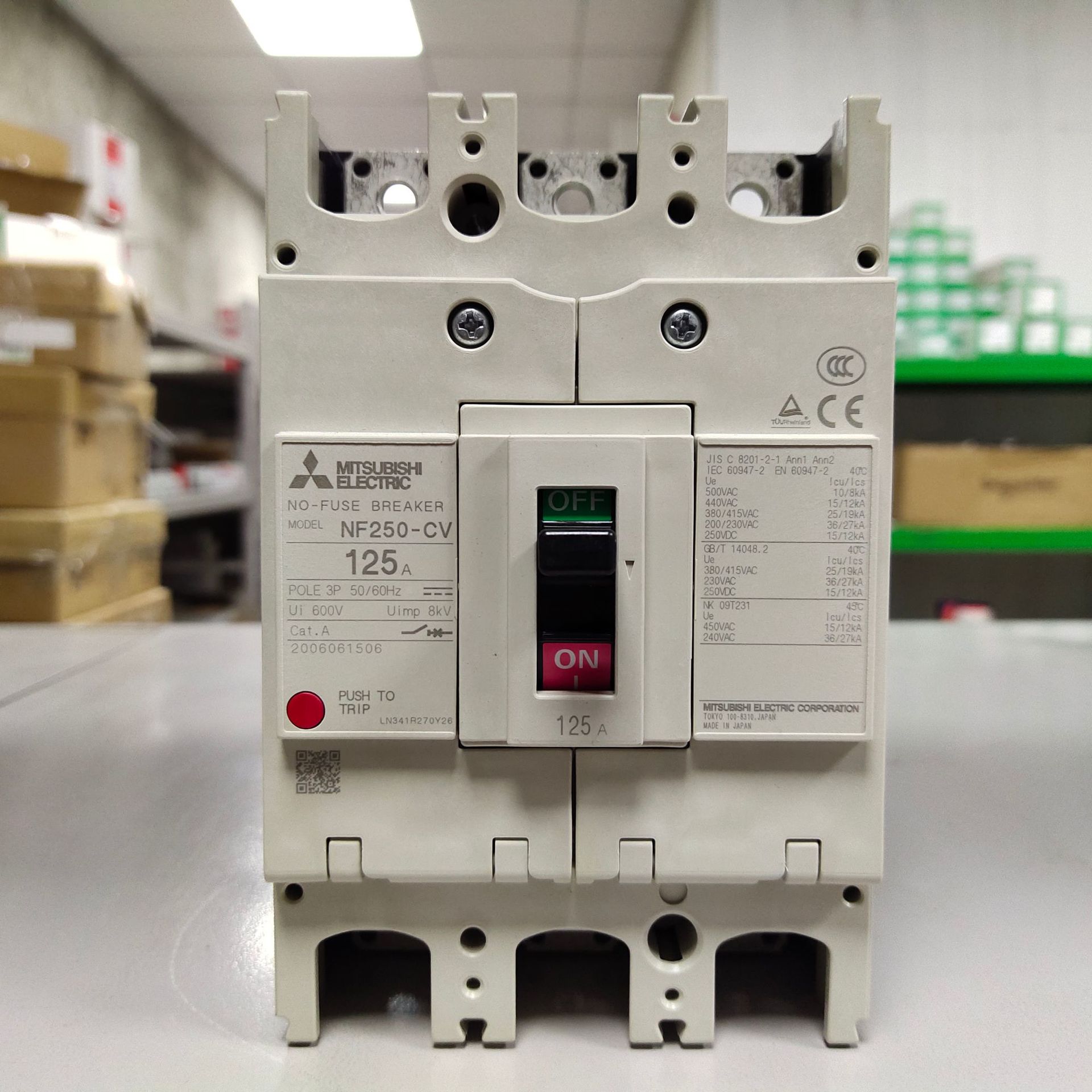 三菱空气断路器固定式AE630-SW 3P 630A FIX辅助触点AX-10-W 5B-阿里巴巴