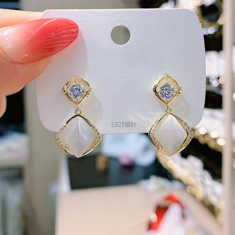 韩国精致猫眼石耳环气质小耳坠超仙百搭简约银针耳钉女短款耳饰品-阿里巴巴