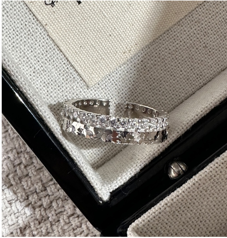 s925纯银CNC微镶戒指小众设计轻奢简约时髦波光粼粼亮片开口指环-阿里巴巴