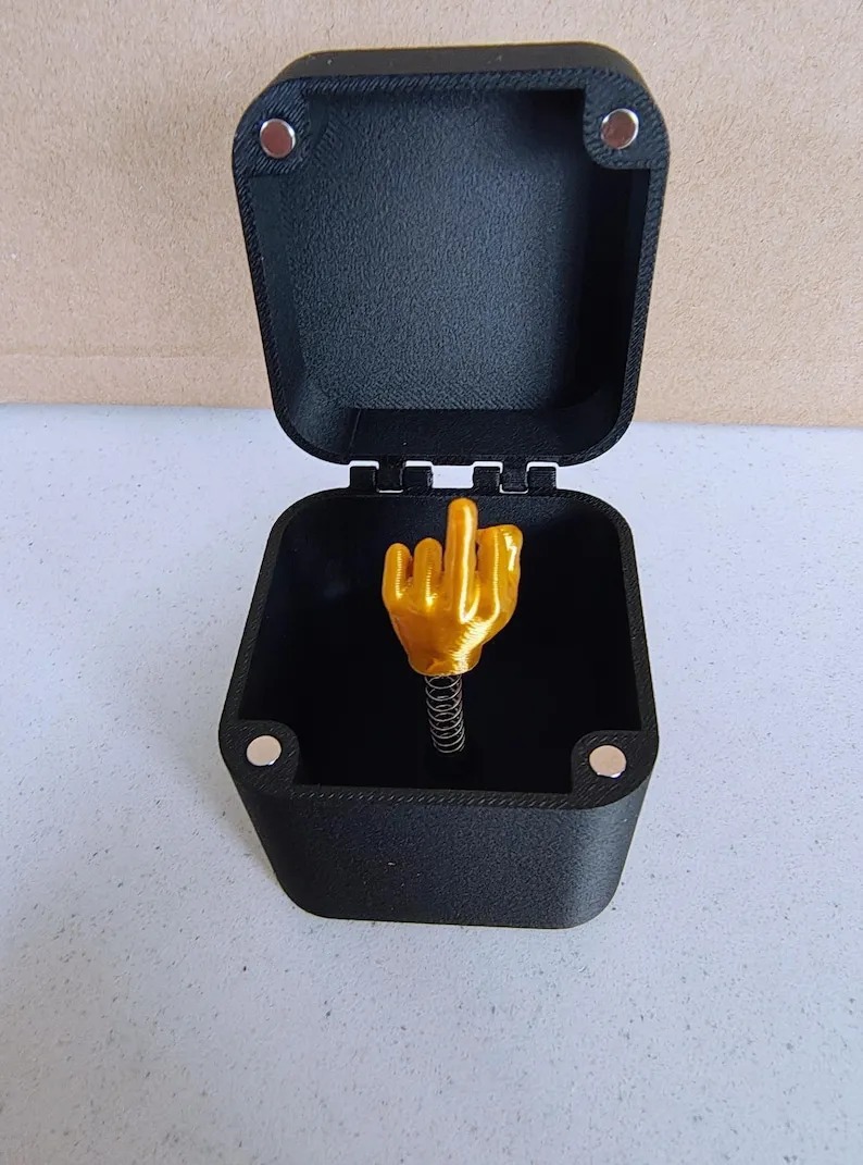 跨境新款Middle Finger in a Box盒子里的中指搞笑创意礼物-阿里巴巴