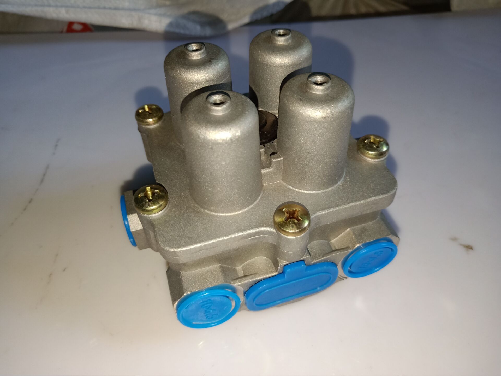 欧系重卡重汽卡车配件零部件SMT【四回路保护阀】9347140100-阿里巴巴