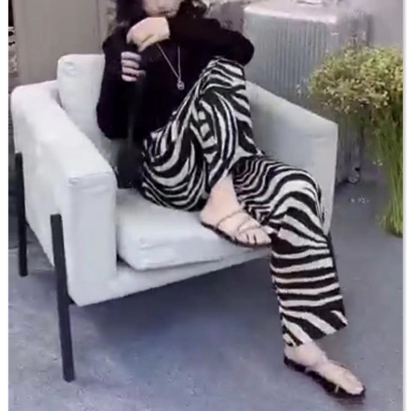 88533大爱美依缘2025夏季新款长袖防晒上衣+斑马阔腿裤女装时尚潮-阿里巴巴