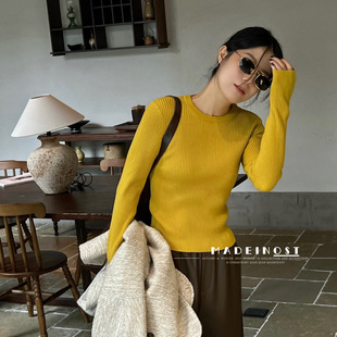 MADEINOST韩系穿搭早秋上衣极简刺绣小设计圆领坑条针织衫高级感-阿里巴巴