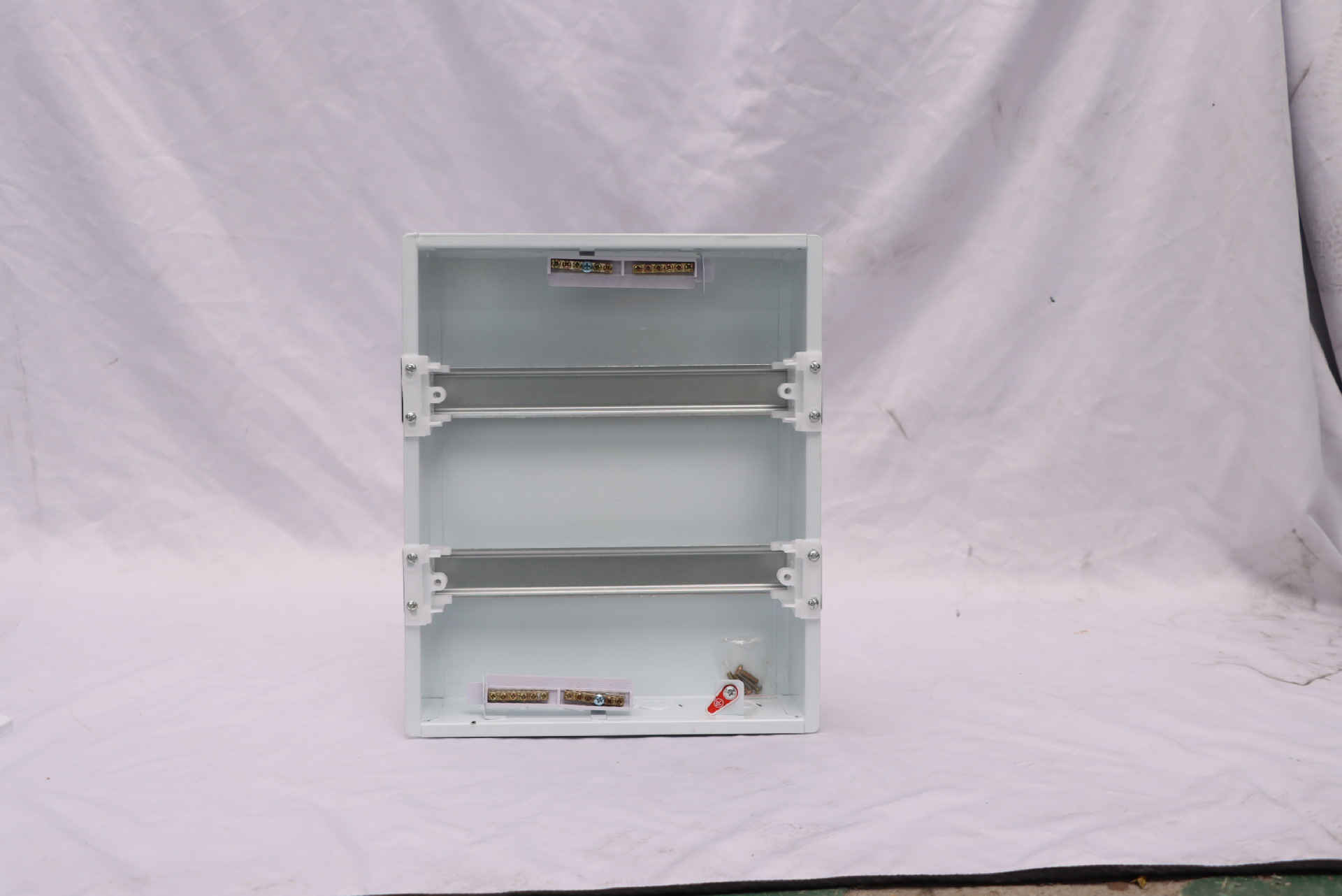 源头工厂暗装明装照明配电箱PZ30 10-15回路塑壳空开盒梅兰箱-阿里巴巴