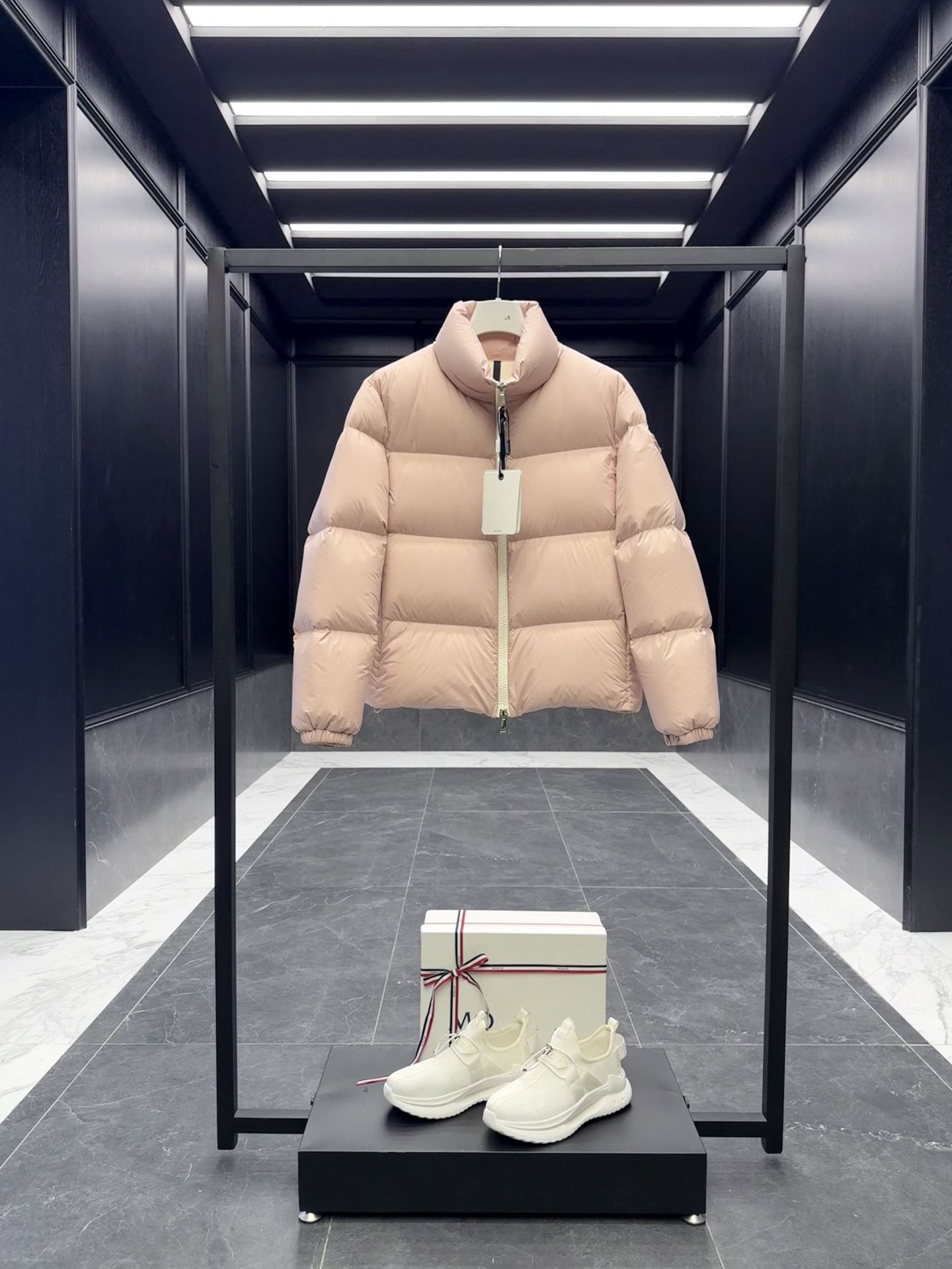 蒙家25ss 蒙家新款 女士Anterne系列短款鹅绒羽绒服夹克外套-阿里巴巴