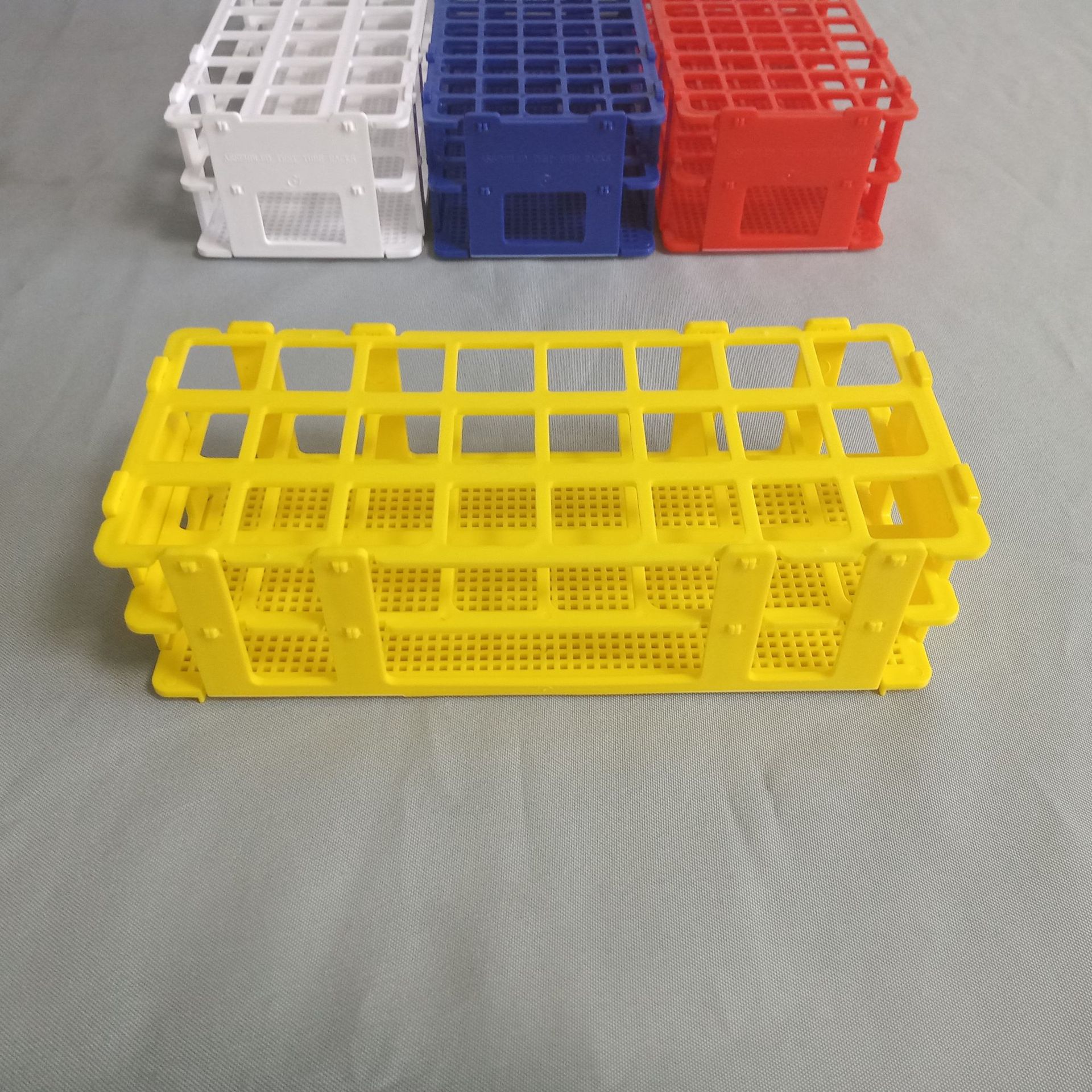 塑料试管架实验白红黄蓝绿色采样管架组合塑料离心管架-阿里巴巴