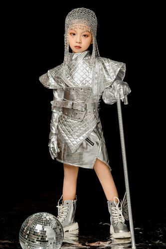 Silver children shows the future of science and technology the wind die ...