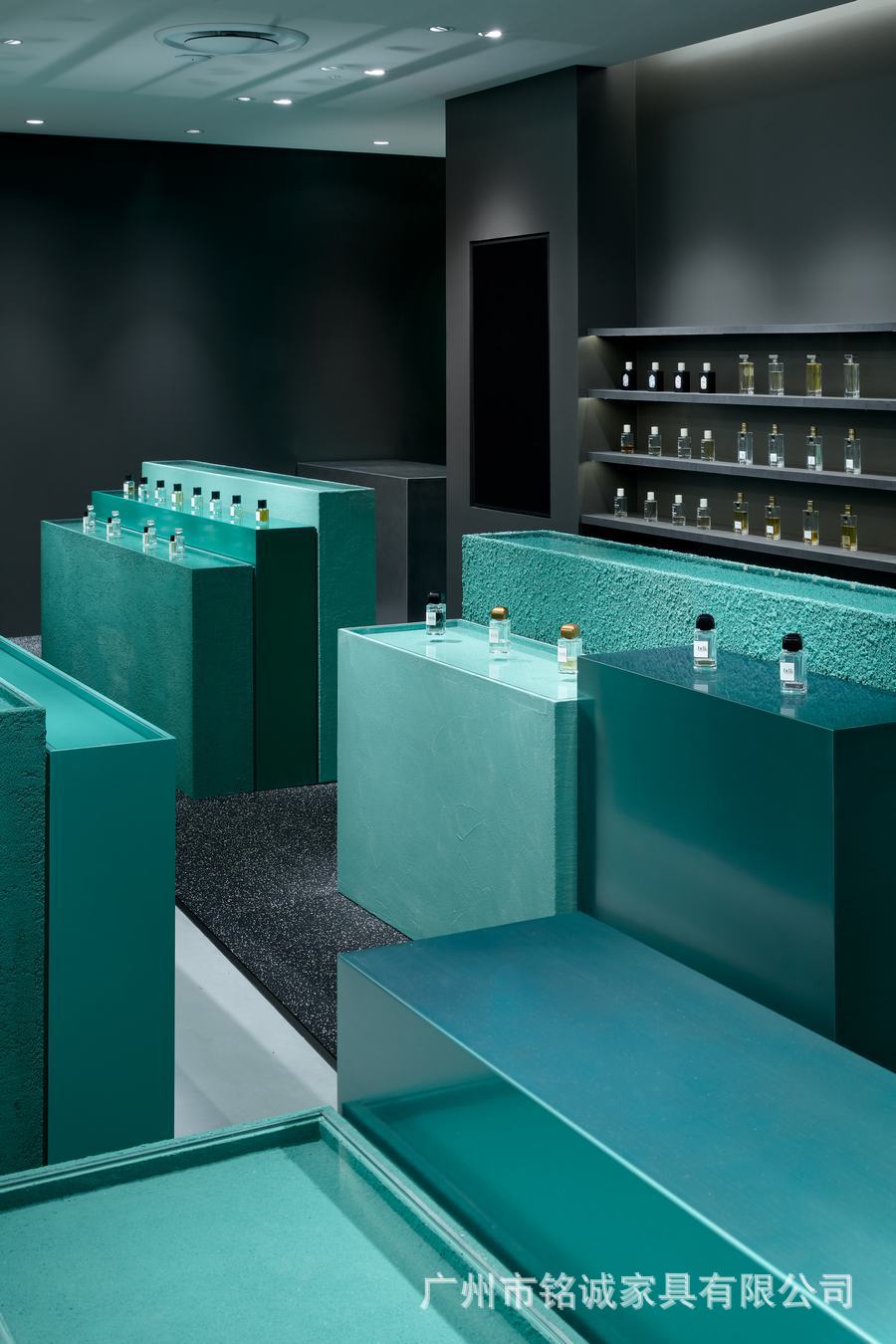 高档精品香水展示柜香薰液体木质柜台高低流水台香精香味展示道具-阿里巴巴