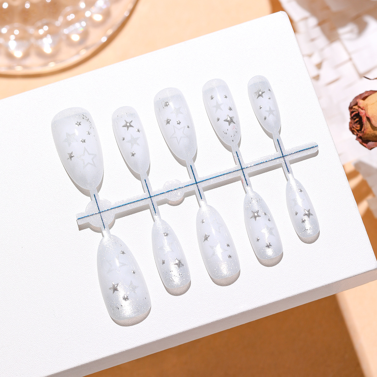 T717#冰星闪短杏仁银色立体星星清新高级感气质猫眼穿戴甲贴片-阿里巴巴