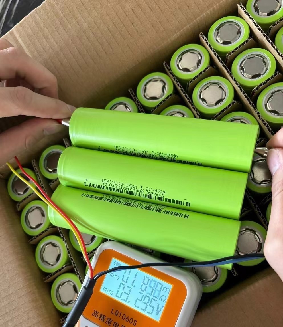 全新32140电芯3.2V锂电池15Ah电动车充电宝32140磷酸锂离子电池-阿里巴巴
