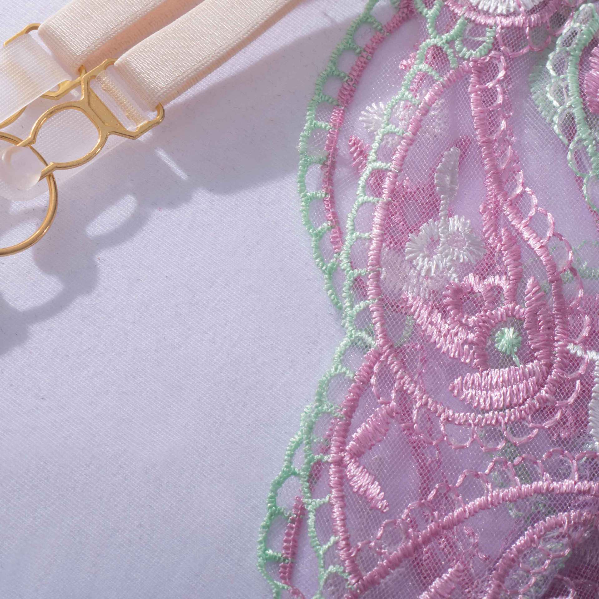 露莎春夏季欧美外贸性感内衣吊袜刺绣聚拢网纱塑身分体套装LS1407-阿里巴巴