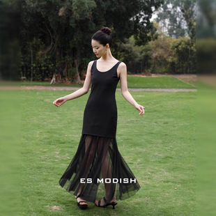 ES MODISH 夏季新品设计感U领背心连衣裙性感露背拼接小众吊带裙-阿里巴巴