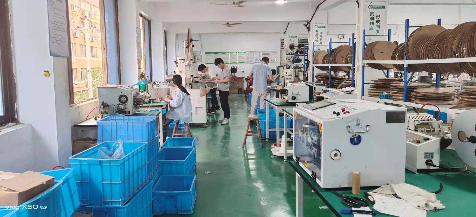 805-122-541 4芯防水连接器宝马氧传感器插头电子元器件805122541-阿里巴巴