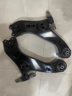汽车悬架零件前下控制臂48068-42070 48069-42070适用于RAV4-阿里巴巴