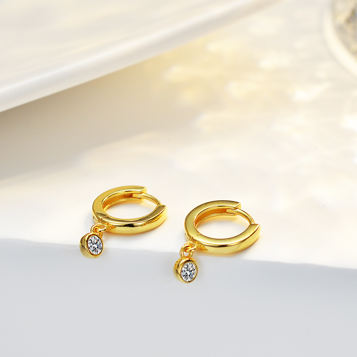 s925银耳环女款T家气泡耳钉耳环简约婚庆莫桑石镀14K黄金耳饰品厂-阿里巴巴