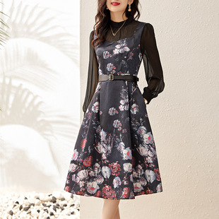 2219412-法式复古印花拼接假两件收腰A字大摆连衣裙秋冬秀场同款-阿里巴巴