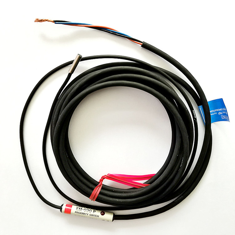 基恩士接近开关EM-030P EM-005P EM-080P感应传感器PNP信号现货-阿里巴巴