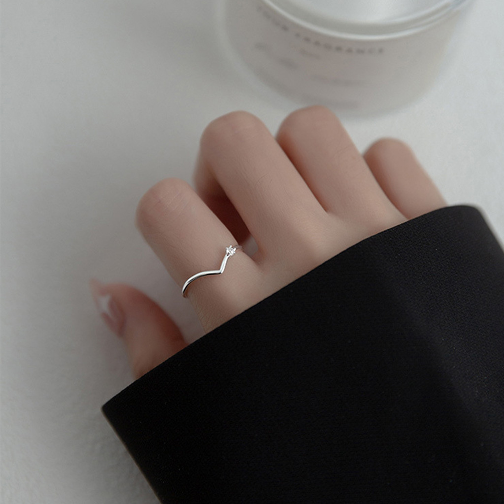嘻咕J0261 S925银简约清新V形闪锆可调节戒指女轻奢小众个性指环-阿里巴巴