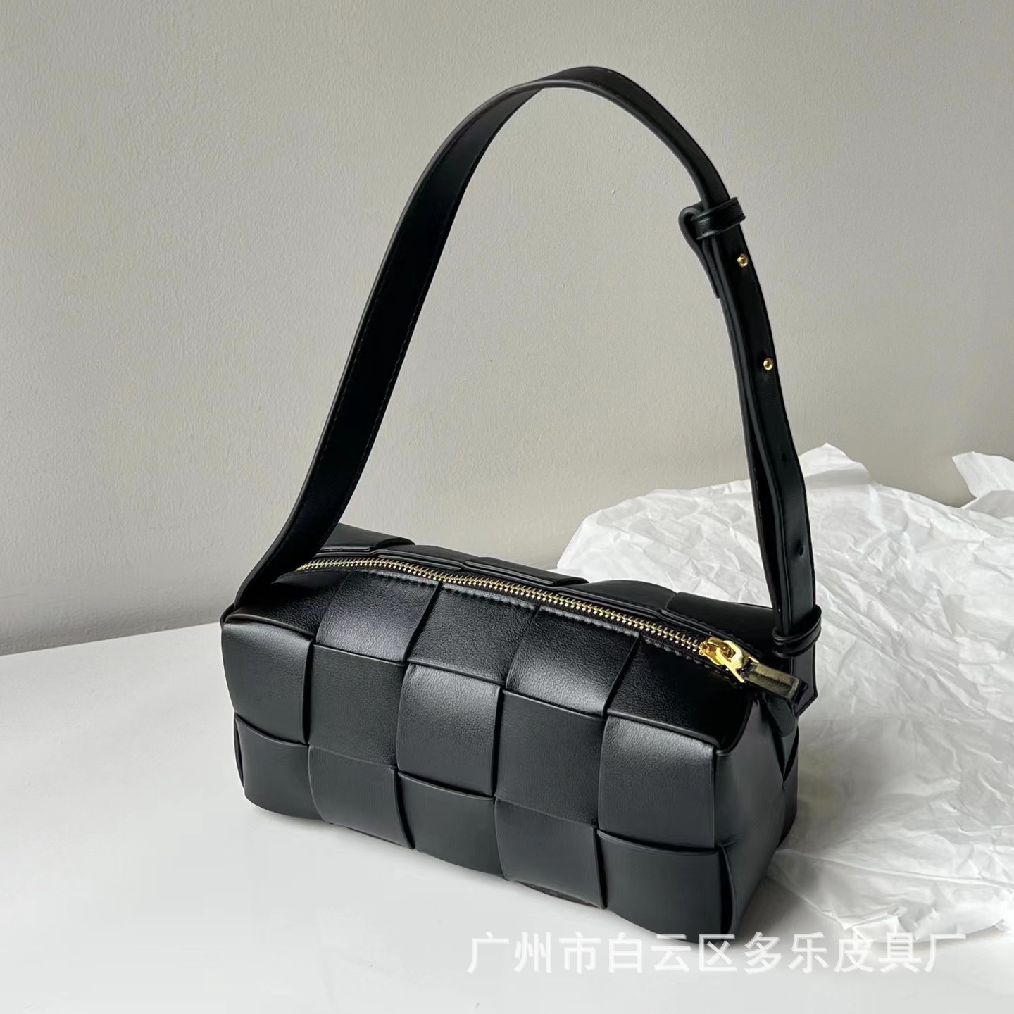 2024新款编织包女粉色真皮百搭单肩腋下包甜美高级感手提枕头包-阿里巴巴