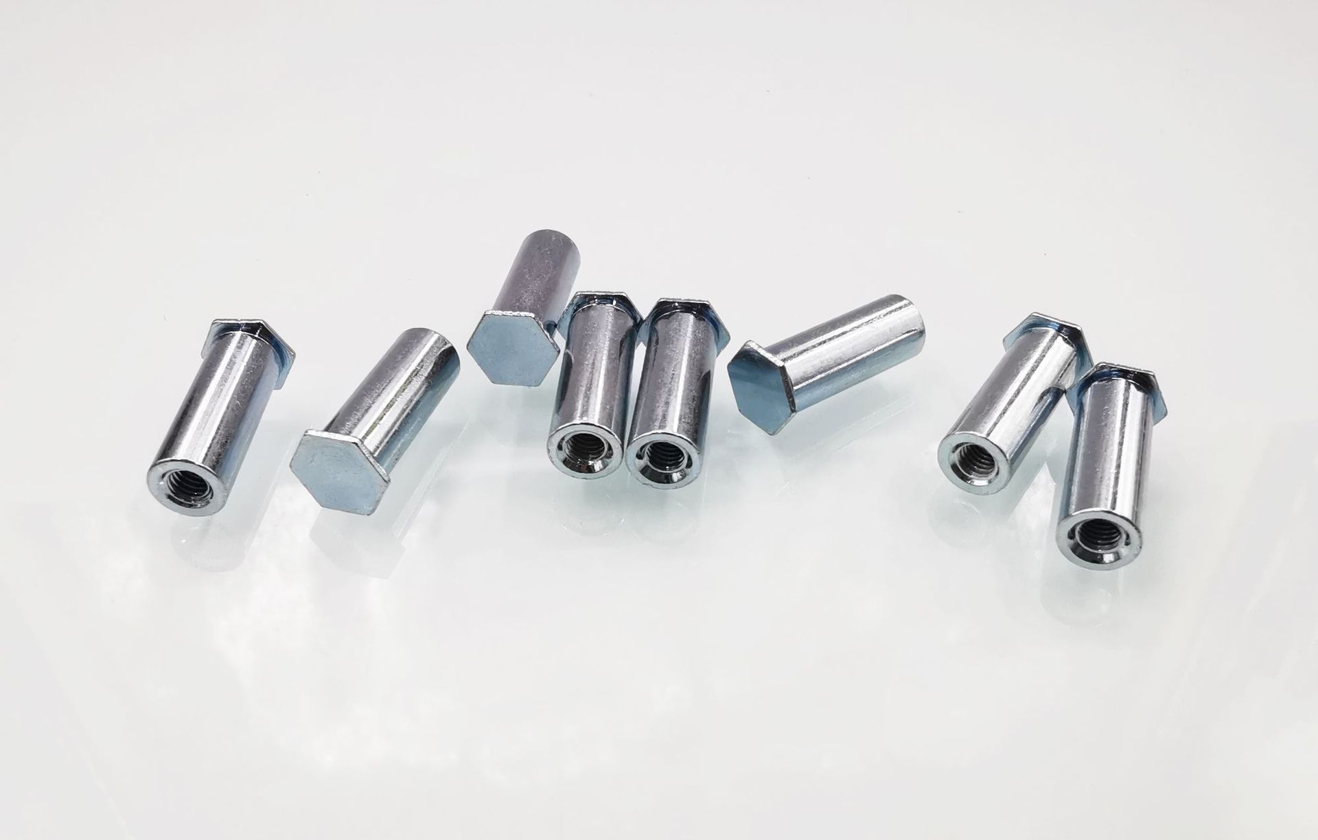 BSO-M3.5-6/8/10/12铁镀锌压铆螺柱内螺纹六角压板螺柱底孔5.4-阿里巴巴