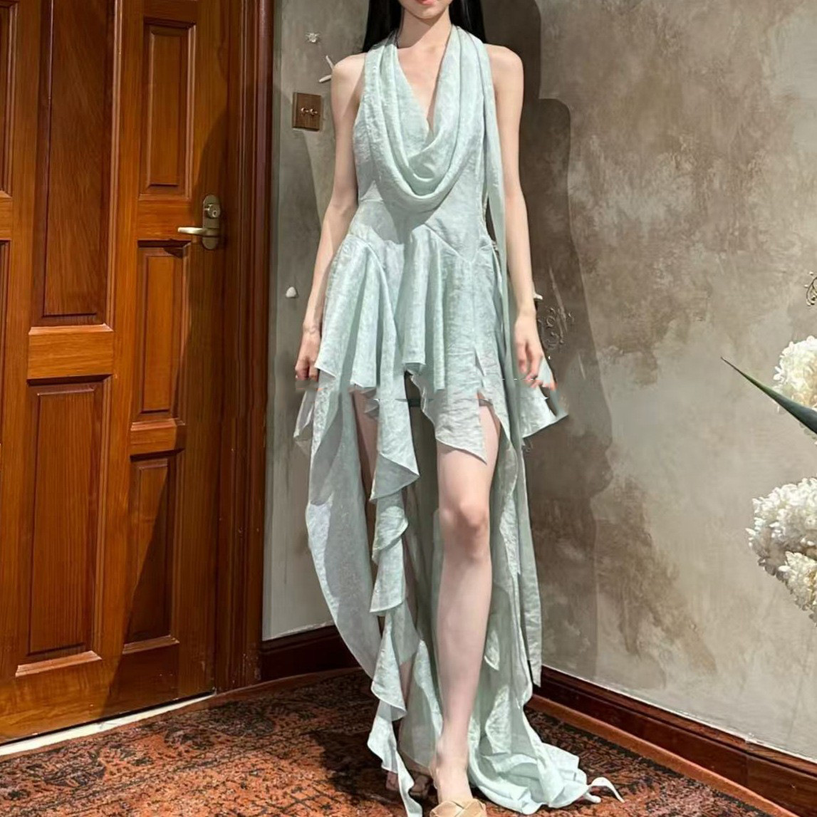 2026年早春设计感度假风挂脖不规则下摆连衣裙森系旅拍长裙晨袍女-阿里巴巴