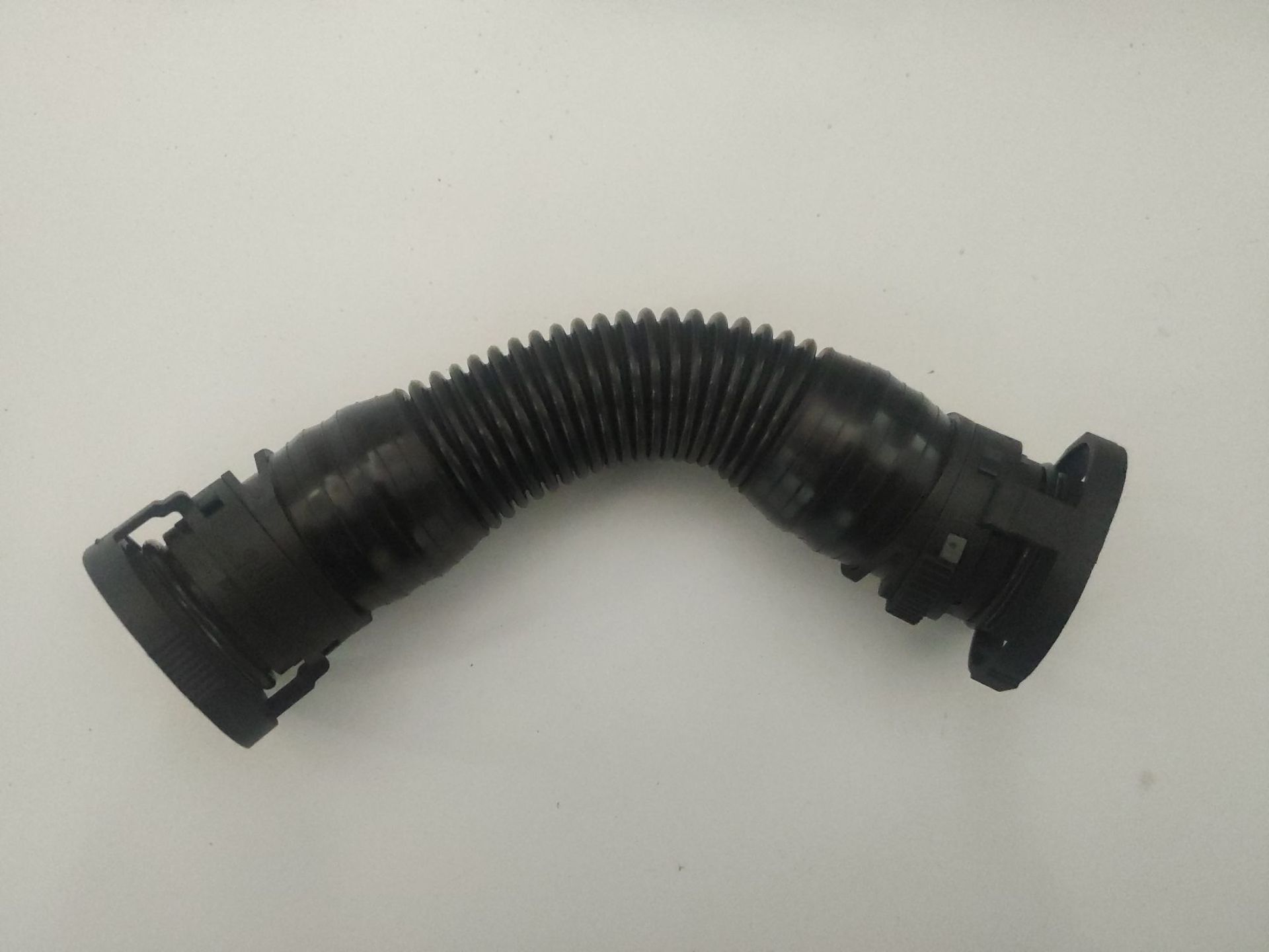 7P0131625A 空气进气管 连接管 适用11-17款大众途锐保时捷卡宴-阿里巴巴