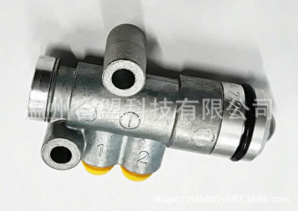 MAN曼卡车变速箱齿轮多回路操纵阀 OE: 81521706096 81521706156-阿里巴巴