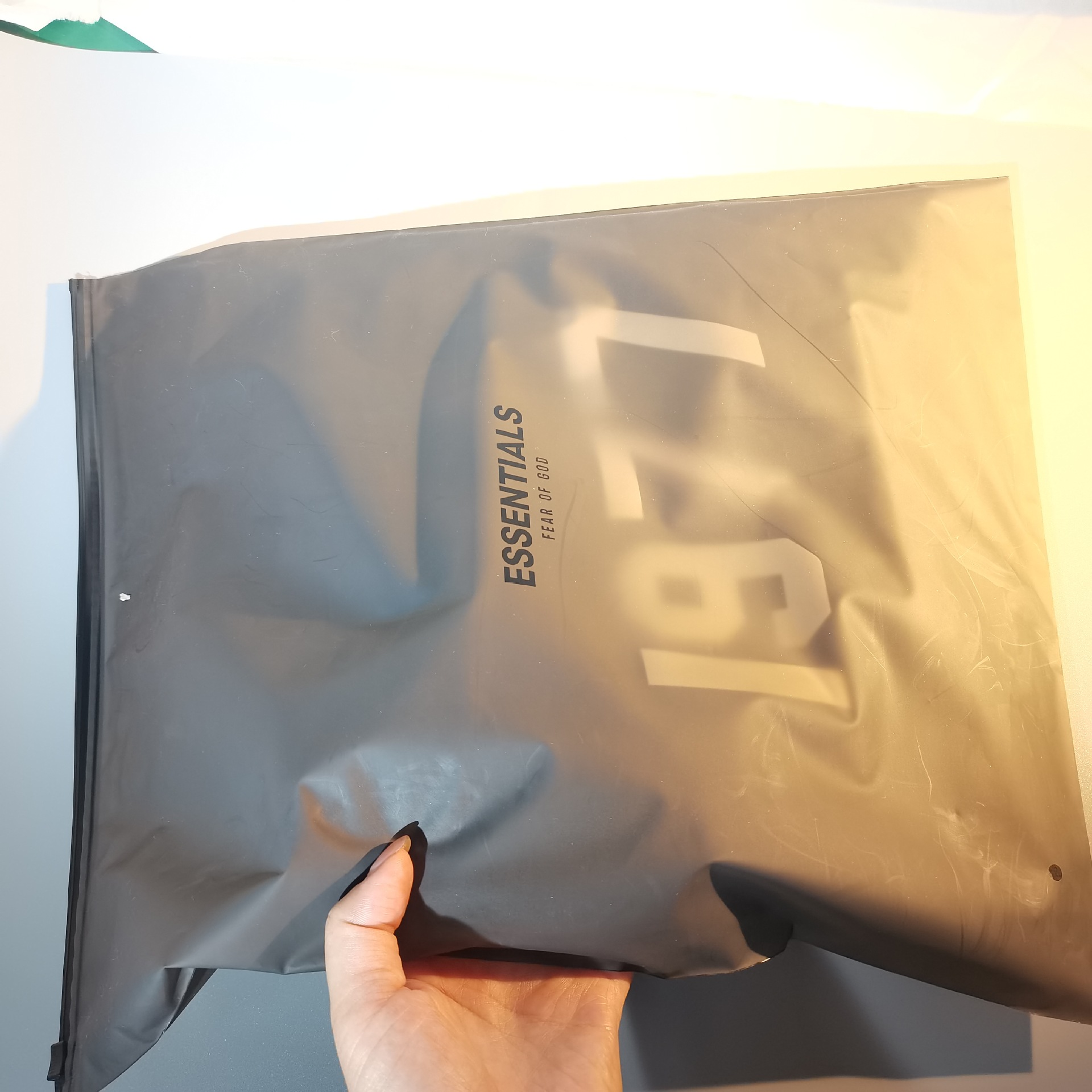 ESSENTIAL服装辅料包装袋大量现货规格齐全FOG副线ESS磨砂拉链袋-阿里巴巴