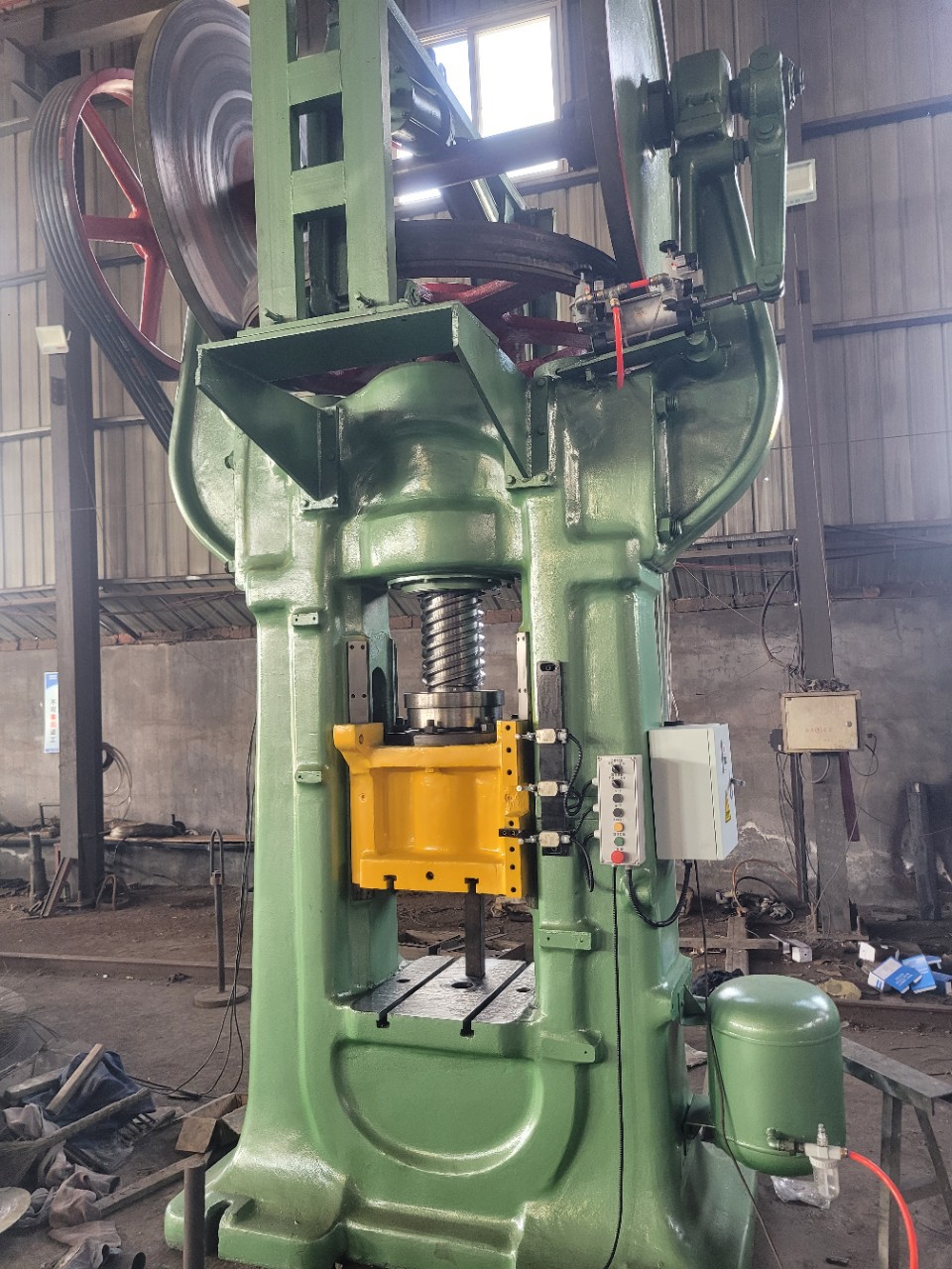 Qingdao Friction Press 300 Ton Double Disc Friction Press Machine ...