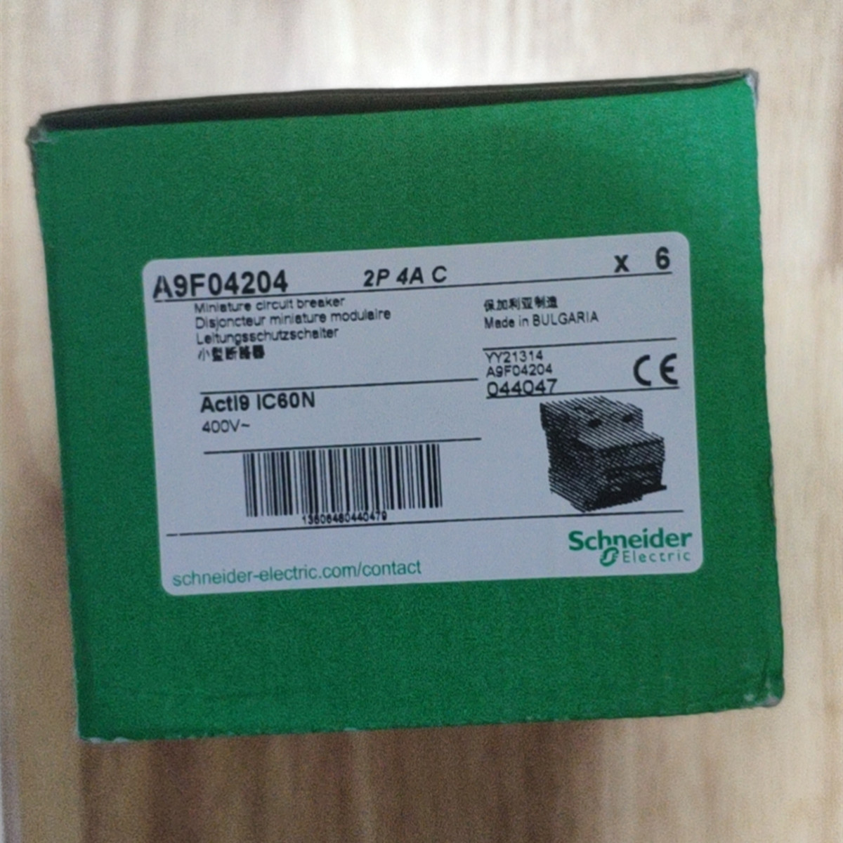 M9R11240原厂断路器A9F73106 A9F73102 A9F04204/A9R12240-阿里巴巴