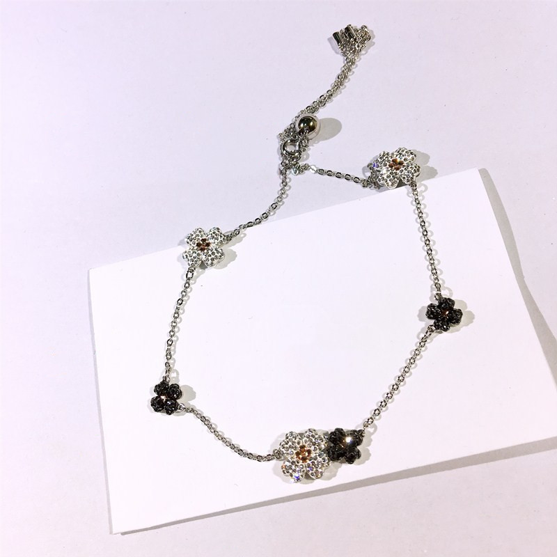 新品 施家 清新黑白四叶草小花项链 浪漫花朵可调节束颈项链女-阿里巴巴