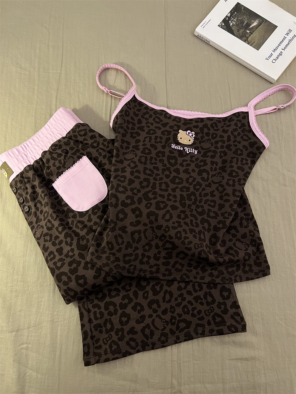 可爱Kitty印花豹纹长袖睡衣女秋季新款家居服大码长裤休闲两件套-阿里巴巴