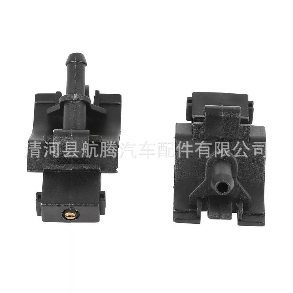 适用卡罗拉雷凌逸致致炫喷水嘴机盖喷嘴85381-30110 85381-12300-阿里巴巴