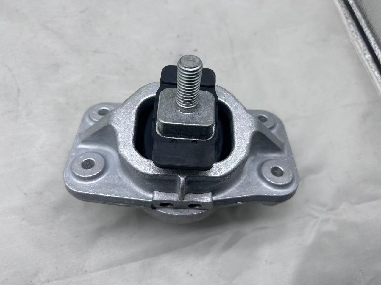 发动机机支架脚胶 LR056882 LR051515 适用路虎揽胜2013-阿里巴巴