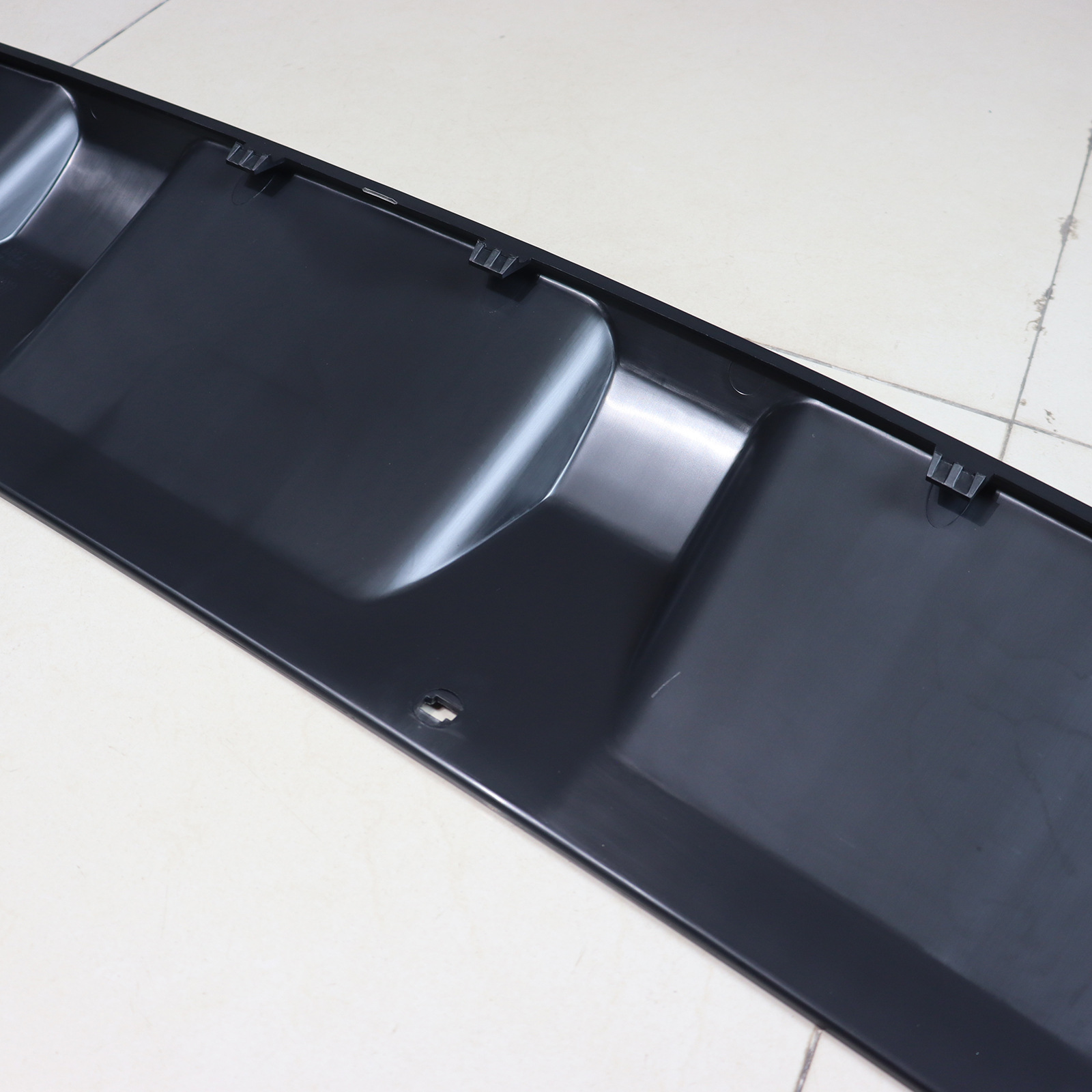 现货供应适用于路虎2010行政创世 汽车后杠拖车盖LR026214-阿里巴巴