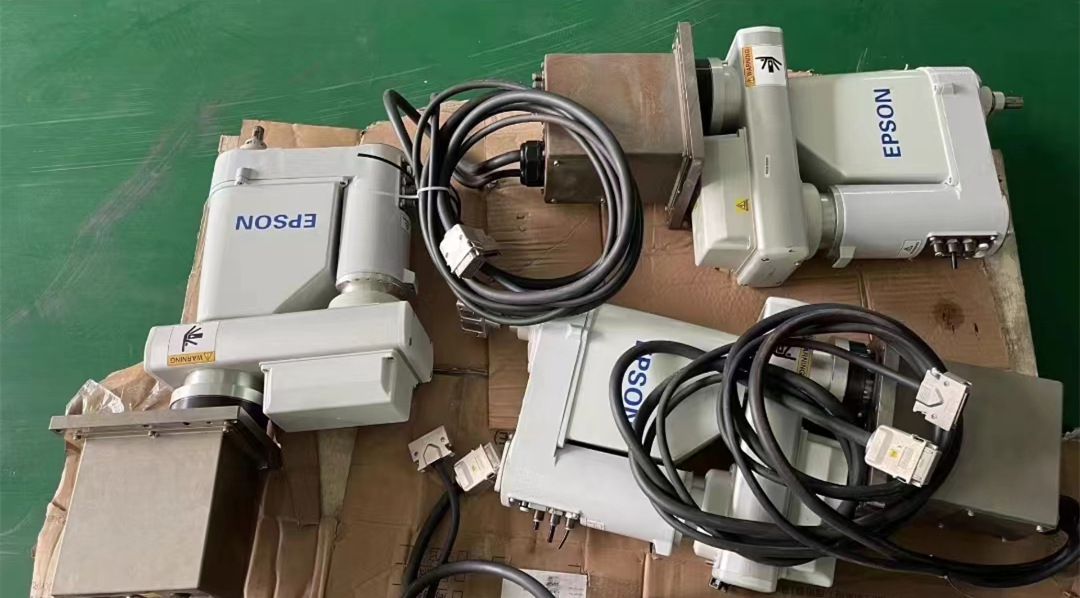 【爱普生】EPSON RS3-351S RC-180吊装四轴机器人 负载3kg 议价-阿里巴巴