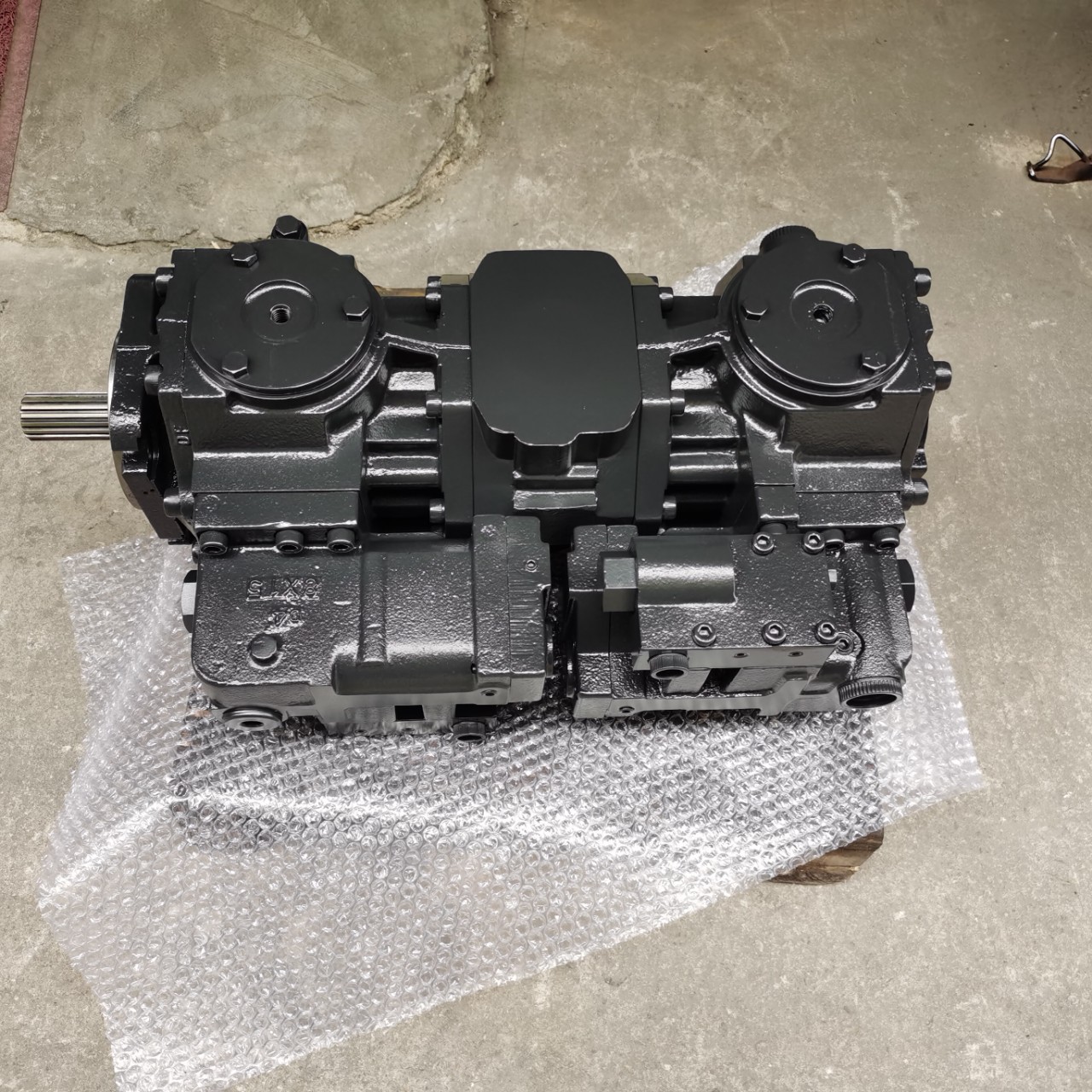 平地机GD825A液压泵235-60-11100.235-60-11102-阿里巴巴